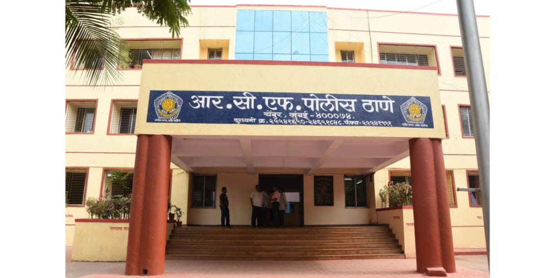 Mumbai: RCF Police Successfully Recovers and Returns 12 Missing Mobile ...