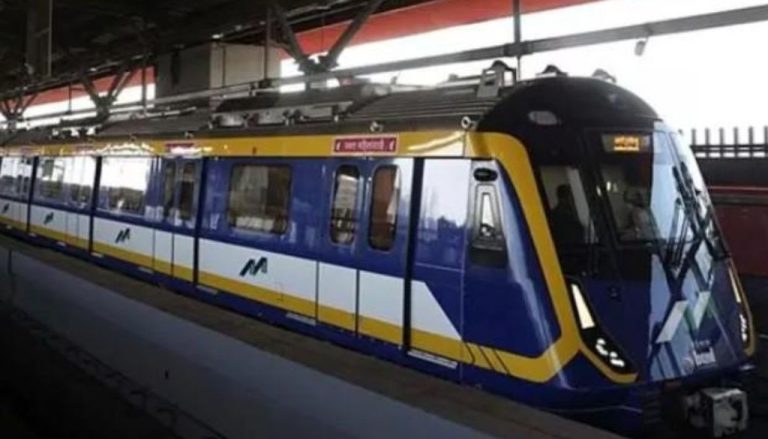 Harbour Line Gets Its First Metro: Trial Run Begins on Metro Line 2B ...