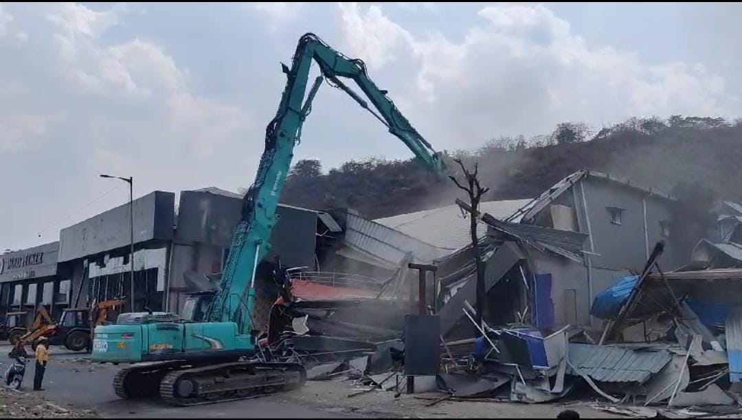 Pune: PMC Demolishes Illegal Constructions Near HEMRL In Pashan, 3 Lakh ...